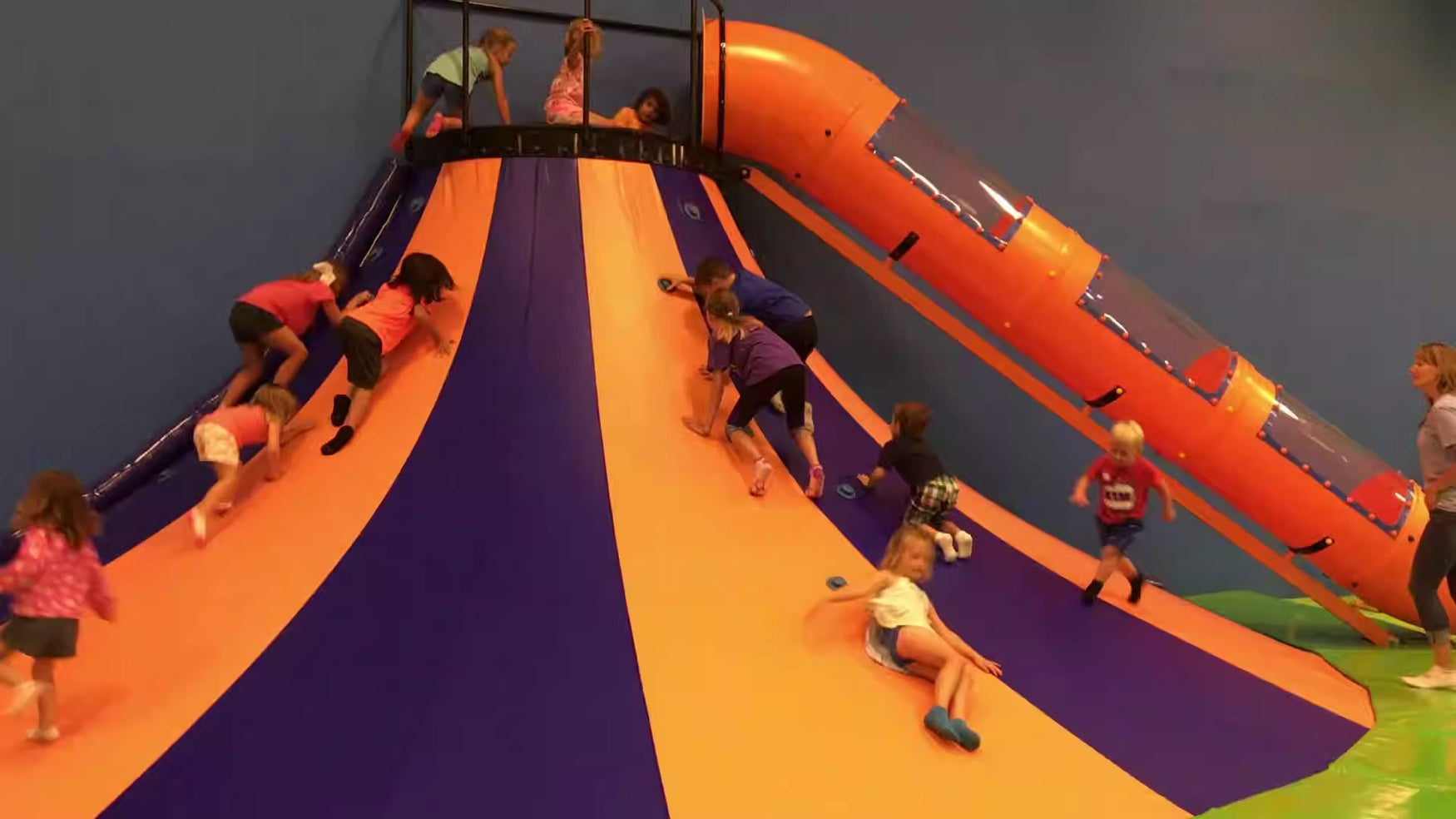 Indoor Trampoline with Zip Line Rock Climb DOM – NinescapeLand